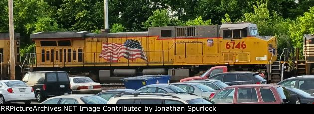 UP 6746, engineer's side view